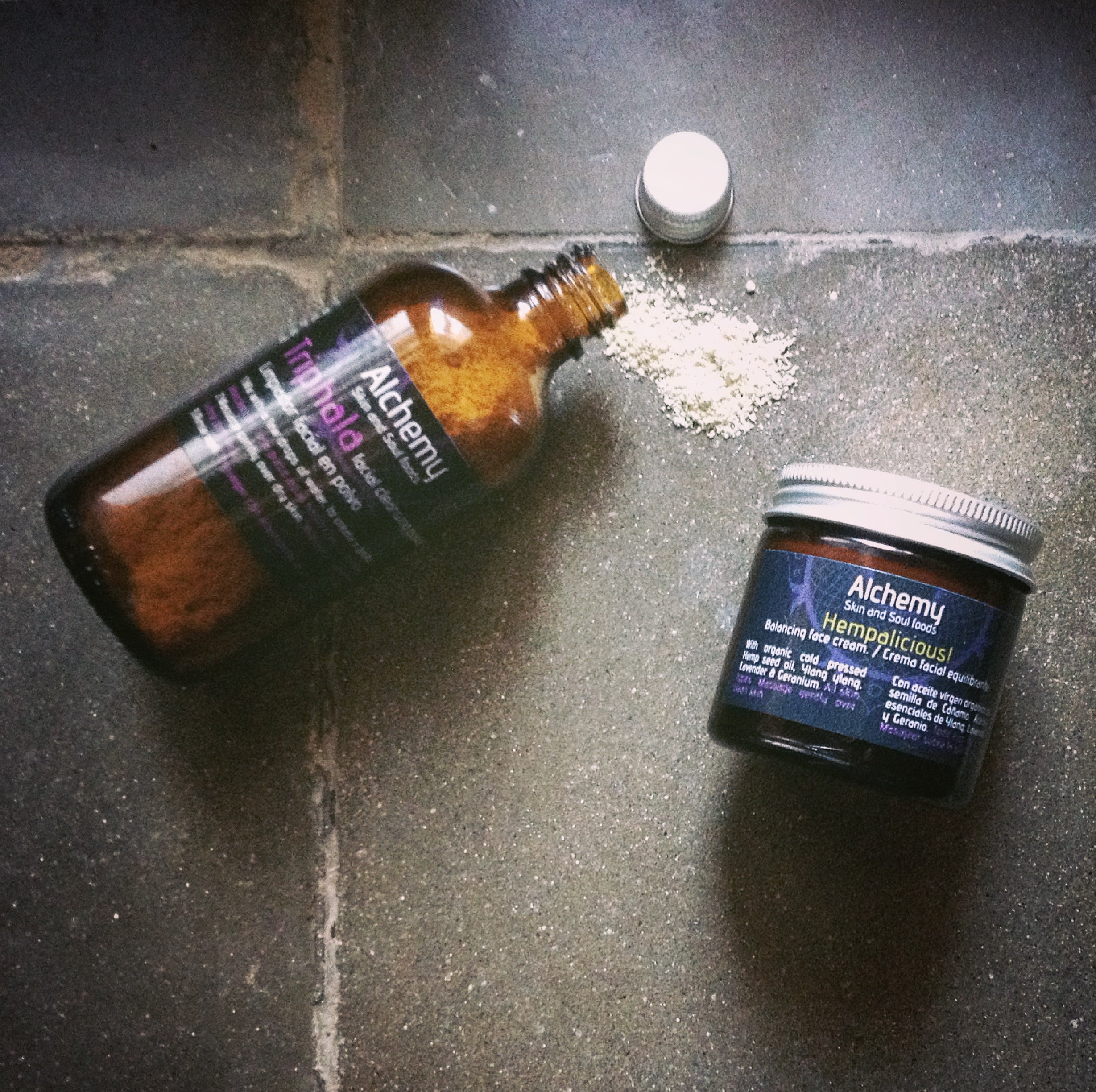 SKINCARE RITUAL . SIMPLE I PURE I MEANINGFUL